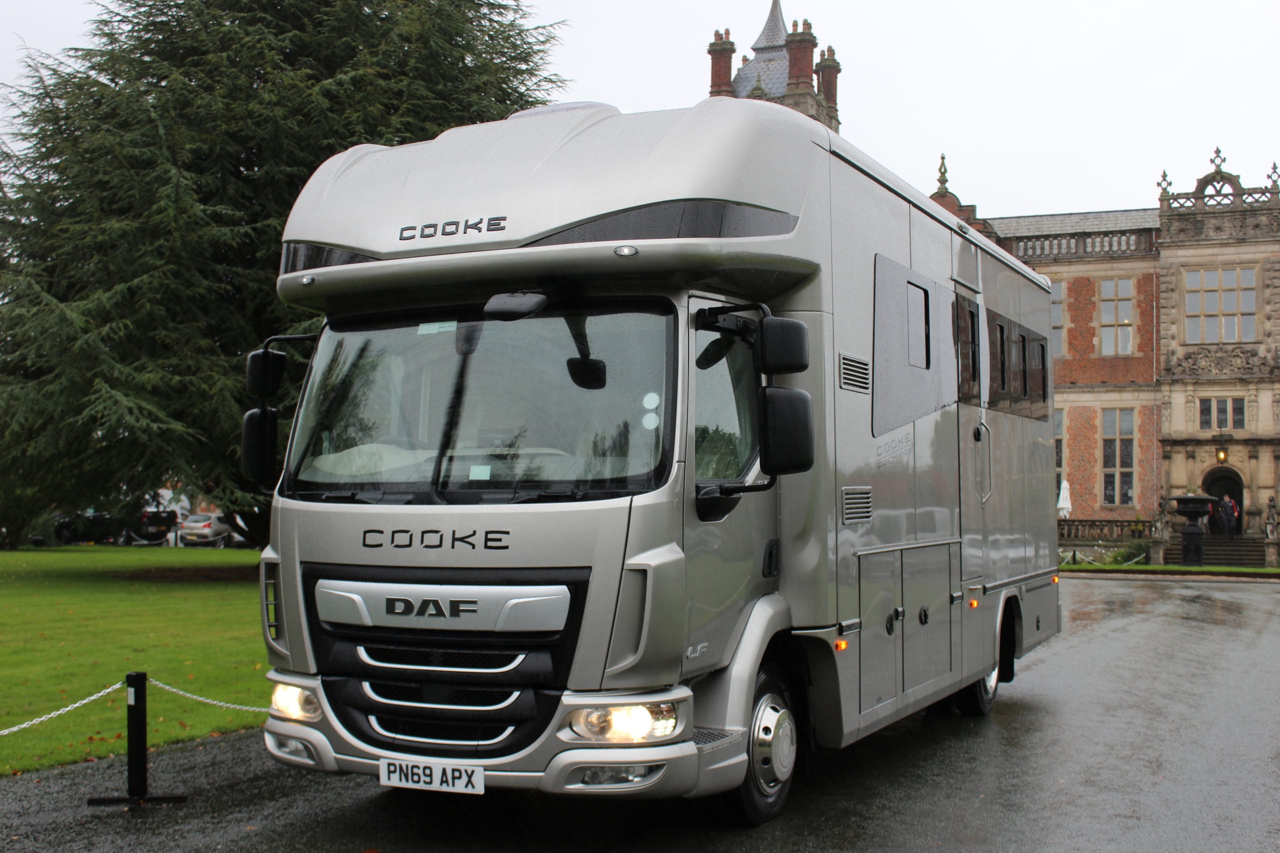 Seasoned & Experienced Coachbuilders | Cookes Coachbuilders